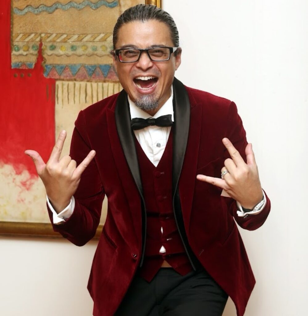 Awesome TV Cari Penyanyi Bersuara RM1 Juta - GIT MEDIA - Gayah : Gaya ...