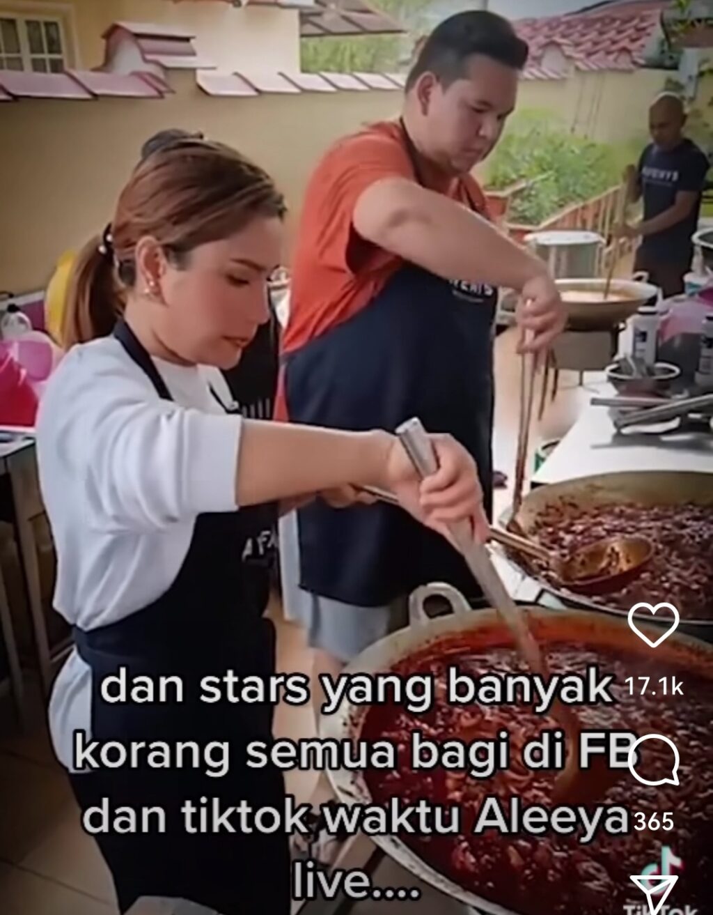 Masak Sendiri 340 Kg Sotong Juadah Sumbangan - GIT MEDIA - Gayah : Gaya ...