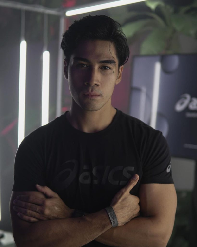 Hariz Hamdan Dan Pon Nawasch Kongsi Tips Kesihatan Di Bangkok - Gayah ...