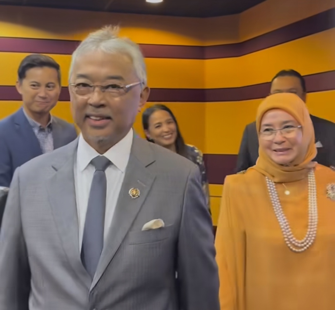 Haiza Penyanyi Kegemaran Diraja – Muaz Bijak Interaksi - Gayah : Gaya ...